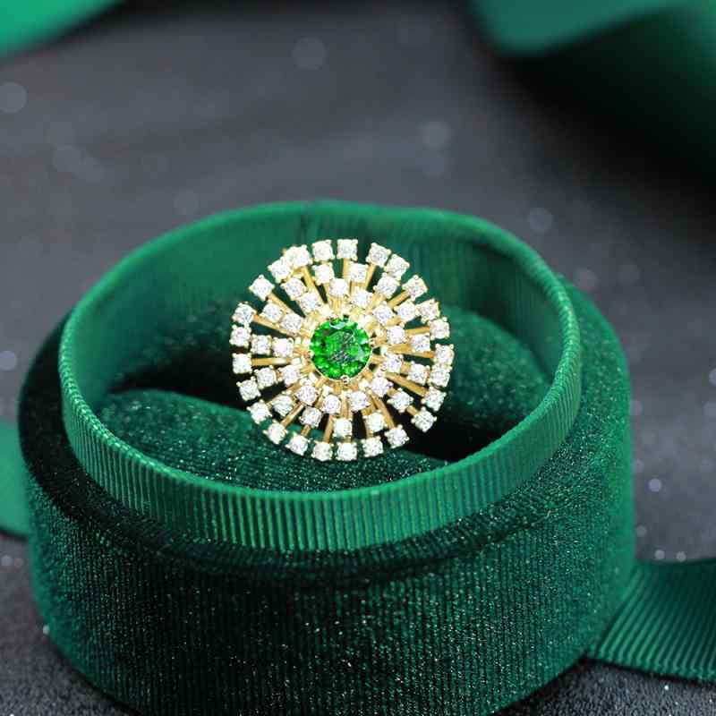 ・素材: 銅・種類: ブローチ・モチーフ: 花・加工: 電鍍・カラー展開: ゴールドレッド、ゴールドグリーン・デザイン要素: 花びら・用途: 装飾、調節、ギフト、露出防止、固定・スタイル: ニッチ・スタイルカテゴリ: 個性派トレンド・対象: 女性