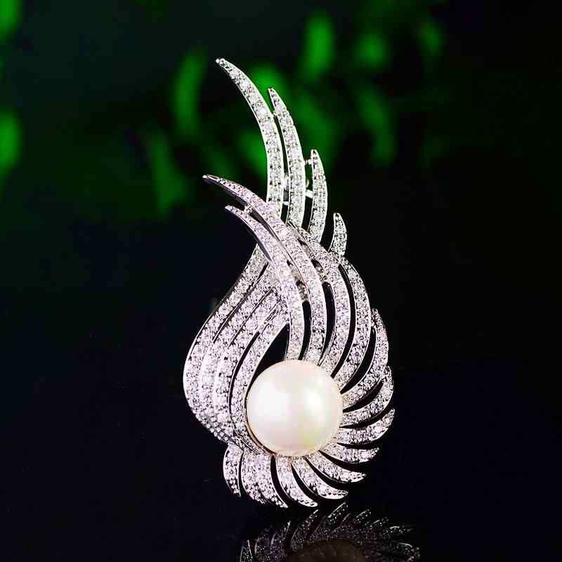 ・種類: ブローチ・カテゴリ: ファッション通勤・スタイル: インスタ風・対象: レディース・素材: 銅・加工方法: 電鍍・形状: 幾何学・モチーフ: 翼・カラー展開: ゴールド、シルバー・用途: 記念、装飾、ギフト