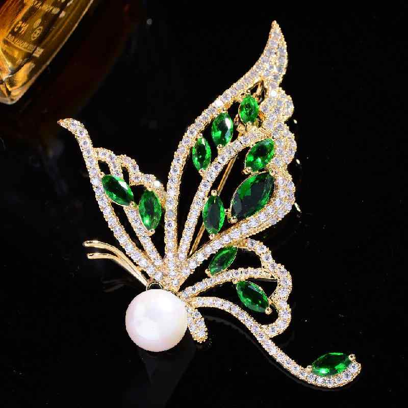 ・素材: 銅、ジルコニア・スタイル: レディース・モチーフ: 昆虫・カラー展開: イエロー、レッド、グリーン・デザイン: 蝶・機能: 装飾・種類: ブローチ