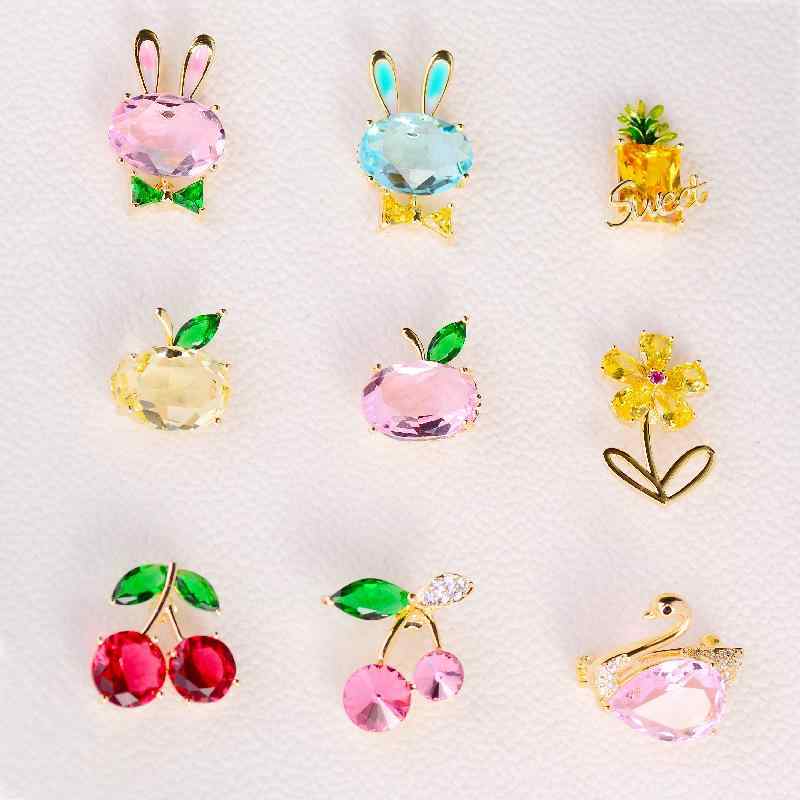 ・カテゴリ: ブローチ・対象: ユニセックス・スタイル: フレッシュ、スイート・主要素材: 銅、ジルコニア、イミテーションクリスタル・加工: メッキ加工・デザイン: 動物、フルーツ、花・モチーフ: リンゴ、パイナップル、サクランボ・カラー展...