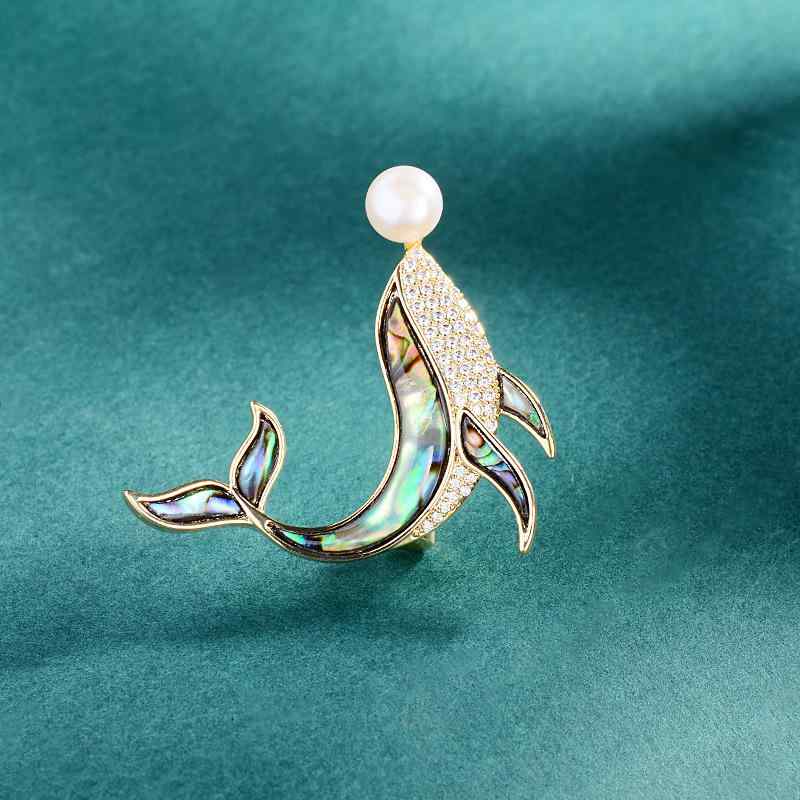 ・カテゴリ: ブローチ・スタイル: ファッションOL・スタイル分類: ファッション通勤・主な素材: 銅、ジルコニア・加工: 電鍍・性別: レディース・モチーフ: 動物・流行要素: イルカ・カラー: ゴールド・用途: 記念、装飾、多機能、ギフ...