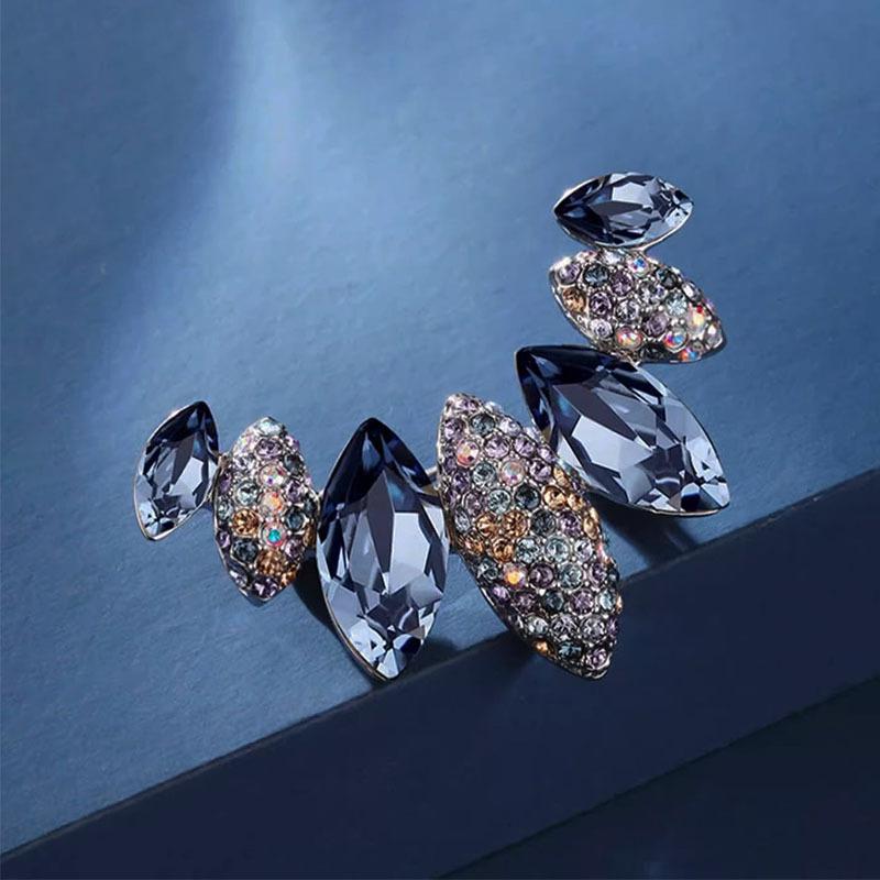 ・種類: ブローチ・対象: レディース・スタイル: 日韓、フレッシュ＆スイート・素材: 合金・モチーフ: 花、オリーブの枝・加工方法: ラインストーン・カラー展開: ダークブルー、パープルレッド