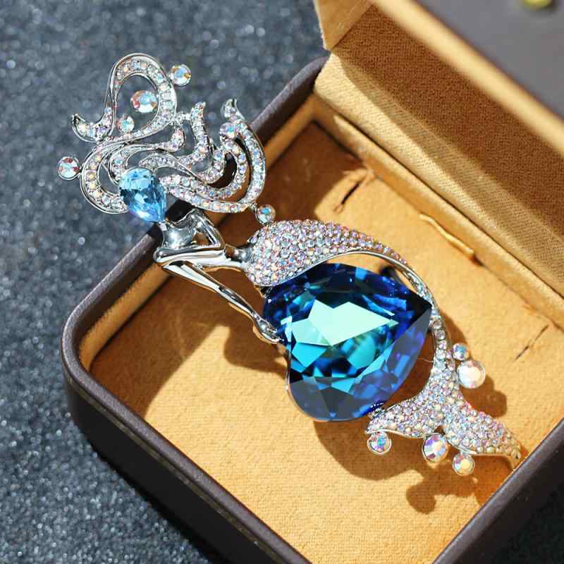 ・素材: 人造水晶・加工方法: 水晶象嵌・カラー: シルバーブルー・機能: 記念、装飾、ギフト、固定・スタイル: 高級感、ファッション通勤・対象: 女性・カテゴリ: 胸針・柄: カートゥーン、人物