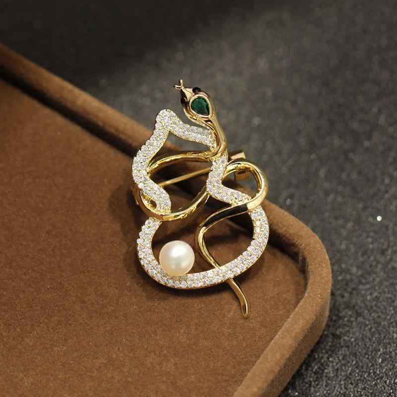 ・カテゴリ: ブローチ・デザイン: 十二支・スタイル: エレガント、きれいめ・主な素材: 銅・加工技術: 電鍍・モチーフ: 蛇・カラー展開: ゴールド・対象: ユニセックス・機能: 記念、装飾、ギフト、固定