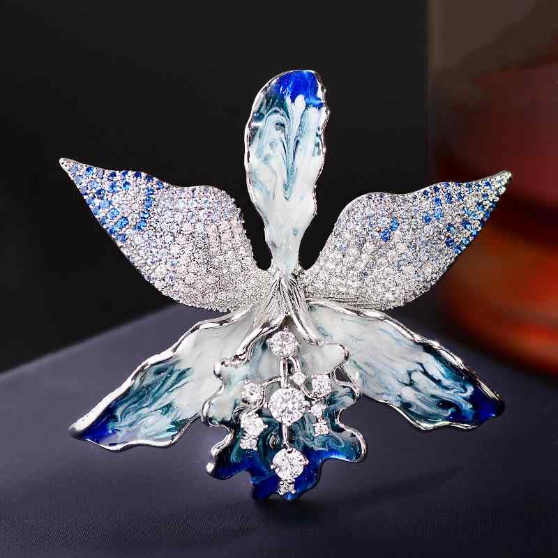 ・カテゴリ: ブローチ・主な素材: 銅、ジルコニア・モチーフ: 花・加工: 電気メッキ・カラー: シルバー・対象: 女性・スタイル: エレガント・着用シーン: オフィスカジュアル・用途: 装飾、固定