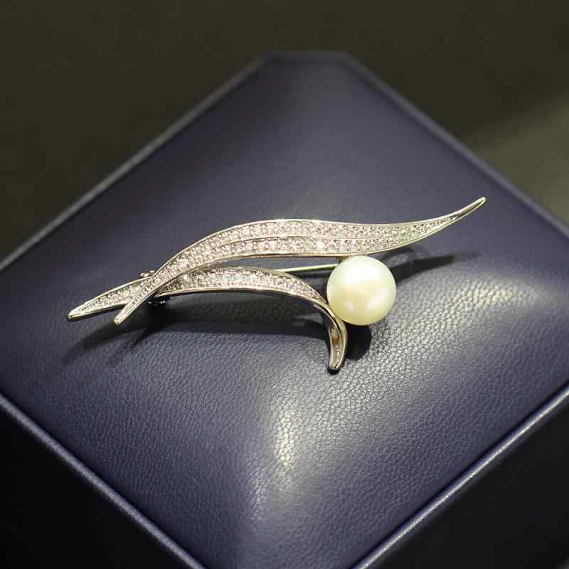 ・カテゴリ: ブローチ・主な素材: 銅・加工: メッキ加工・モチーフ: 葉、植物花卉・スタイル: シンプル、ファッション通勤・対象: レディース・用途: 記念、贈答、装飾、固定・カラー: シルバー