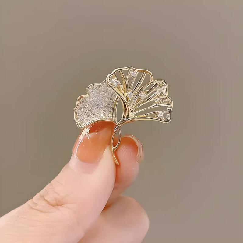 ・素材: 亜鉛合金 ・加工方法: 電鍍 ・色: 金色 ・機能: 装飾、多機能、肌見え防止、固定 ・スタイル: 清新甜美 ・適用対象: 女性 ・カテゴリ: ブローチ ・デザインテーマ: 植物、花、葉 ・デザインモチーフ: ひょうたん、ユリ、チ...