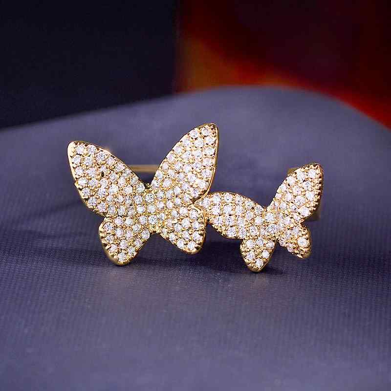 ・カテゴリ: ブローチ・対象: レディース・スタイル: シンプル・スタイル分類: ファッション通勤・モチーフ: 蝶・主要素材: 銅、キュービックジルコニア・加工: 電鍍加工・カラー展開: ゴールド、シルバー・用途: 記念品、装飾、ギフト