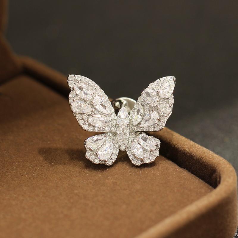 ・主な素材: 銅・種類: ブローチ・デザイン: 動物・スタイル: オールマイティ・スタイル分類: ファッション通勤・対象: 男女兼用・加工: 電鍍・カラー展開: 金色、銀色・人気要素: 蝶・人気要素分類: 動物・機能: 記念、装飾、調整、贈...