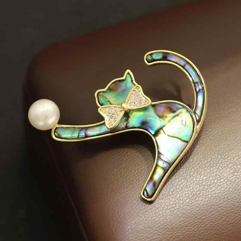 ・種類: ブローチ・モチーフ: 猫・素材: 銅・加工方法: 電気メッキ・カラー: ゴールド・スタイル: キュート、フレッシュ＆スウィート・機能: 装飾、露出防止、固定・対象: 男女兼用