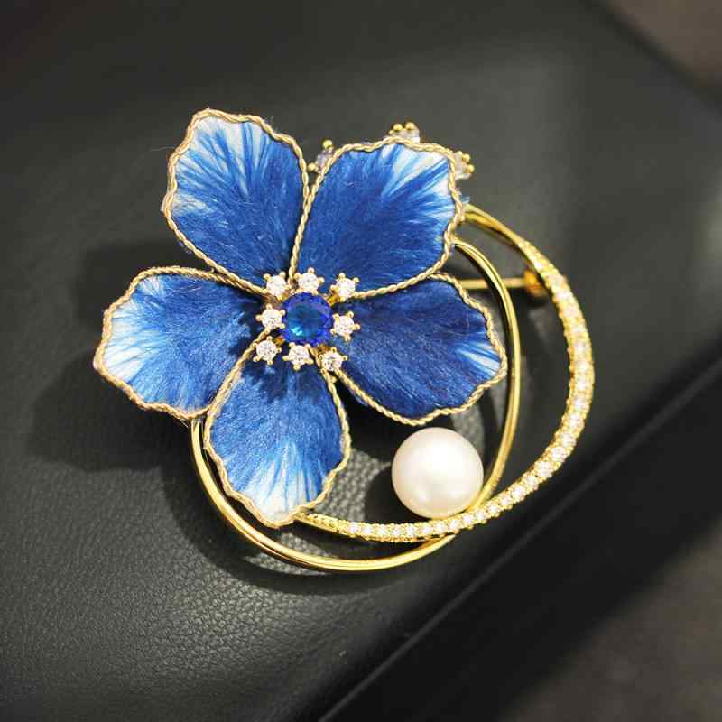 ・カテゴリ: ブローチ・スタイル: エレガント、ファッション通勤・主な素材: 銅・モチーフ: 花・加工: 電鍍・カラー: 金底ブルー・機能: 記念、装飾、ギフト、防走光、固定・対象: レディース