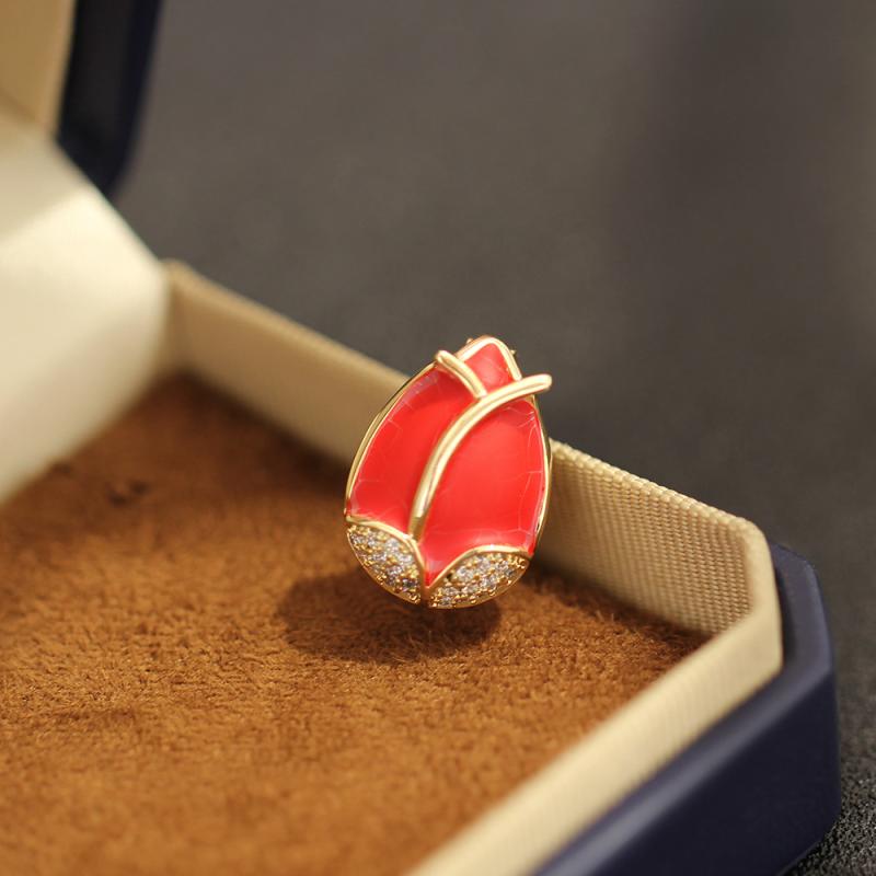 ・素材: 銅・デザイン: 花・加工技術: メッキ加工・カラー: ゴールドレッド・機能: 記念、装飾、ギフト、見せ防止、固定・スタイル: OLファッション、通勤ファッション・対象: 女性・種類: ブローチ・人気要素: バラ
