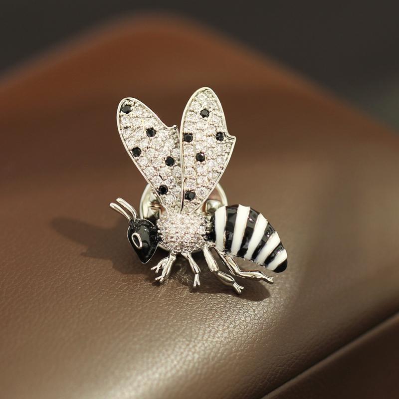 ・種類: ブローチ・主な素材: 銅・デザイン: 昆虫・モチーフ: 蜜蜂・カラー: シルバー・加工方法: 電気メッキ・スタイル: ファッションOL・対象: 男女兼用・機能: 装飾、ギフト、胸元の露出防止、固定