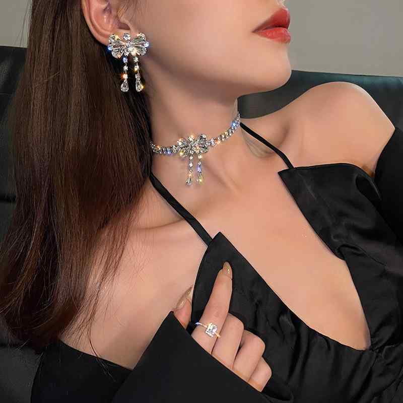 ・カテゴリ: ネックレス・主な素材: 銅・ペンダント素材: 合金・加工: ラインストーン装飾・スタイル: 日韓風・スタイル詳細: 清新、フェミニン・モチーフ: 昆虫・流行要素: 蝶・流行要素カテゴリ: 動物・チェーンタイプ: 留め具式チェー...