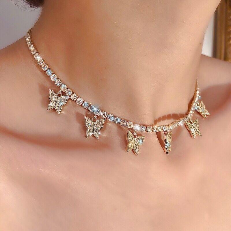 ・カテゴリ: ネックレス・対象: 女性・スタイル: 自然・テイスト: フレッシュ、スウィート・モチーフ: 昆虫、蝶・素材: 合金・ペンダント素材: 瑠璃・装飾: ラインストーン・加工: 電鍍・チェーンの種類: スネークチェーン・長さ: 21...