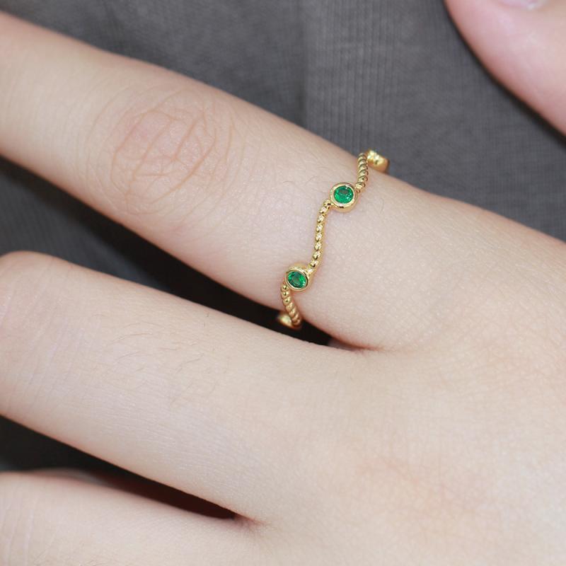 ・カテゴリ: 指輪・素材: 銅金メッキ・デザイン: ウェーブ・対象: レディース・カラー展開: ゴールド・サイズ展開: 内径16mm、内径17mm、内径18mm・スタイル: 韓国風・スタイルテイスト: フレッシュフェミニン・柄: 幾何学ドット