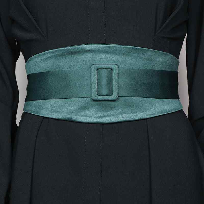 ・主な素材: シルク・ベルトバックル素材: ベルトと同素材・留め具: 自動バックル・カラー展開: グリーン、レッド、ブラック・幅: 太め（4cm以上）・長さ: 70cm・スタイル: 幅広いスタイル・スタイルカテゴリ: ファッション通勤・流行...