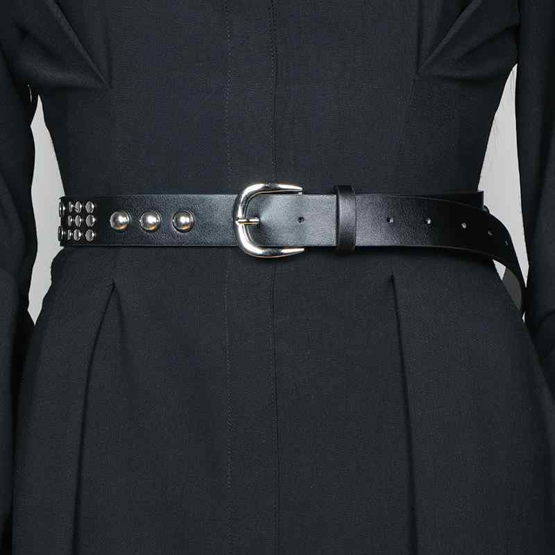 ・主な素材: 合成皮革・バックル素材: 合金・留め具: ピンバックル・カラー: ブラック・幅: 約2〜4cm・スタイル: ベーシック・デザインテイスト: 通勤スタイル・流行要素: 民族風