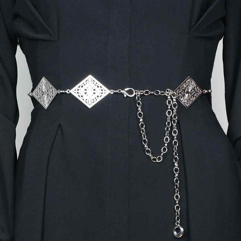 ・主な素材: 金属・バックル素材: 合金・留め具: フック・カラー展開: ゴールド、シルバー・幅: 太め（4cm超）・スタイル: ベーシック・スタイル分類: ファッション通勤・トレンド要素: エスニック、中華風