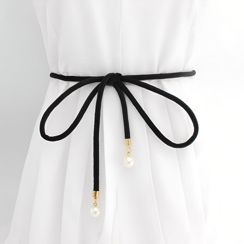 ・素材: ベルベット・バックル素材: ベルトと同素材・留め具: フック式・デザイン要素: 円形、幾何学・カラー展開: オフホワイト、ブラック、レッド、グレー・幅: 細身（2cm未満）・長さ: 150cm・スタイル: オールマイティ、エレガン...