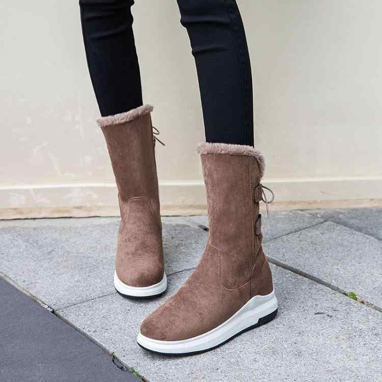 ・カテゴリ: ブーツ・対象年齢: 大人向け・アッパー素材: スエード・性別: レディース・スタイル: 欧米風・靴タイプ: スノーブーツ・デザイン要素: ステッチ・機能: 身長アップ・筒丈: ミドル・履き方: バックレースアップ・カラー展開:...