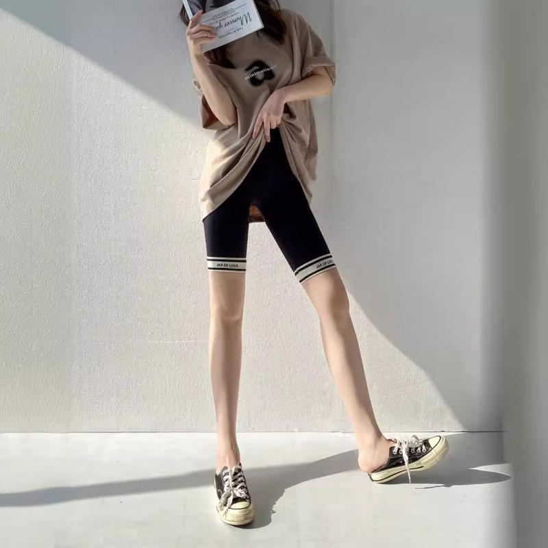 ・カテゴリ: マタニティレギンス, レギンス・主な素材: ナイロン70%〜80%・その他の素材: ポリウレタン30%以下・素材名: シャークスキン・丈: 5分丈・スタイル: スキニーパンツ・厚さ: 薄手・機能: 通気性・柄: プリント・デザ...