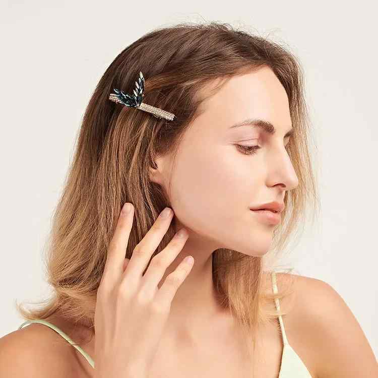 ・カテゴリ: ヘアアクセサリー・スタイル: レディース・モチーフ: 翼・素材: ガラス・カラー展開: ホワイト、ブルー