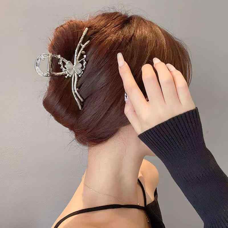 ・カテゴリ: ヘアアクセサリー・種類: バンスクリップ・対象: 女性・素材: 合金・加工方法: 電鍍・スタイル: 韓国風・スタイル分類: フレッシュスイート・カラー: シルバー