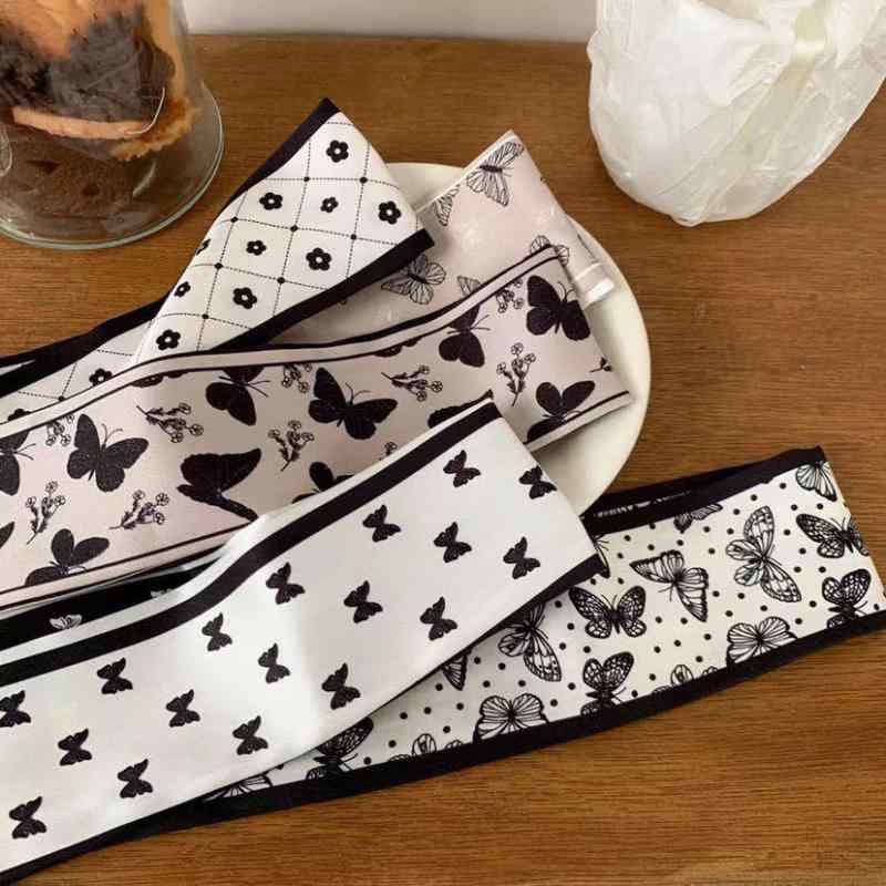 ・カテゴリ: ヘアアクセサリー・種類: スカーフヘアバンド・スタイル: レトロ・柄: チェック・流行要素: リボン・カラー展開: ドット、ブラウン、ブラック・贈答シーン: 結婚祝い、旅行記念、社員福利厚生