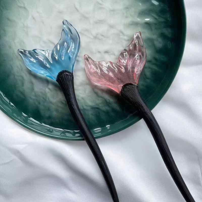 ・カテゴリ: かんざし・スタイル: レトロ・主な素材: 木・カラー展開: ピンク、ブルー