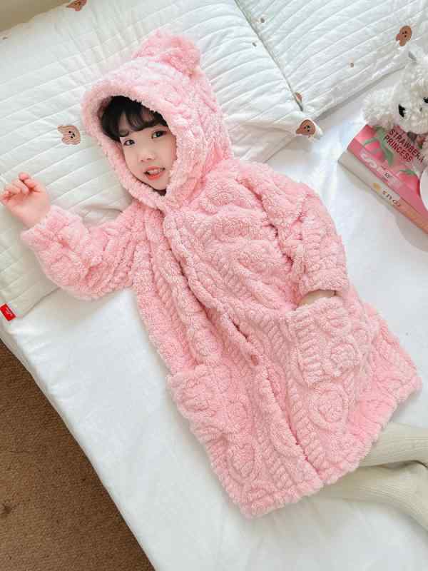 ・カラー展開: ピンク、オフホワイト・性別: 女の子・対象年齢: 3～8歳・対応身長: 90cm、100cm、110cm、120cm、130cm、140cm・主な素材: ポリエステル・主な素材成分比: 68%・スタイル: カジュアル・厚さ:...