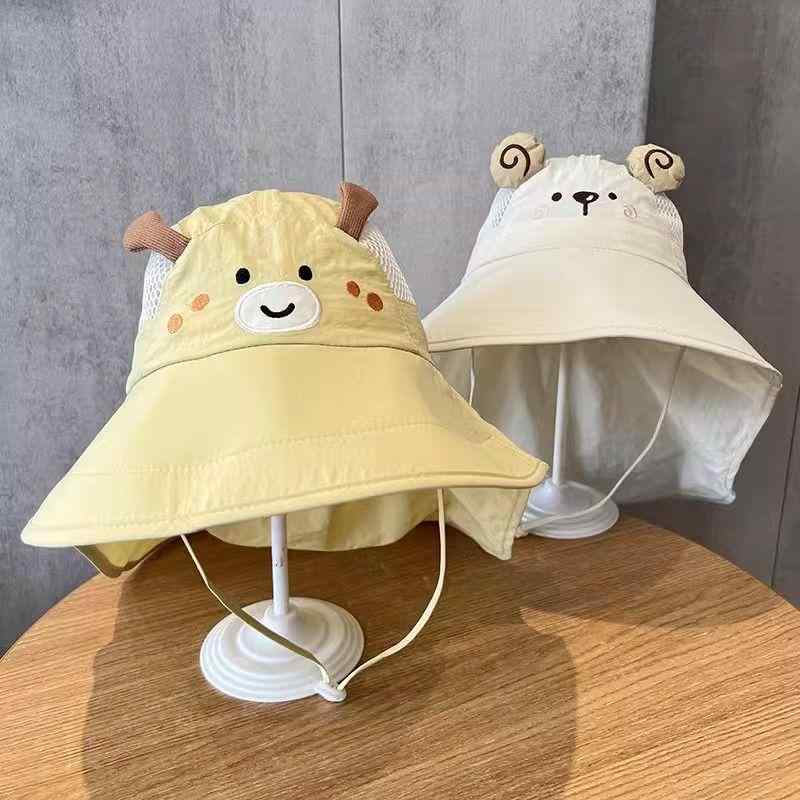 ・カテゴリ: 漁夫帽・カラー展開: 湖ブルー(恐竜), ベージュ(クマ), ブルー(ゾウ)・サイズ展開: 1-3歳 46-50cm, 2-6歳 48-52cm・つばのスタイル: ワイドブリム・クラウンのスタイル: ラウンドトップ・機能: 日...