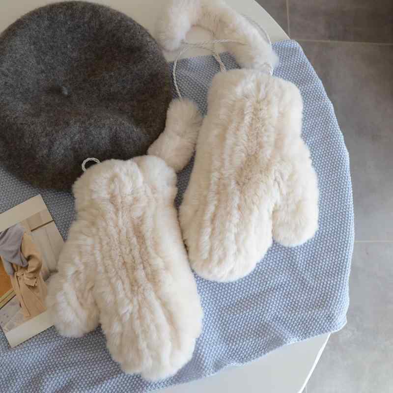 ・性別: 女性・機能: 保温・スタイル: ミトン・カラー展開: オフホワイト、グレー、ライラックパープル、ミルクティー、ミルクアプリコット・サイズ: ワンサイズ・成分含有量: 30%以下