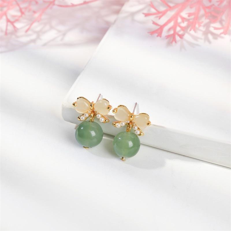 ・素材: 人造水晶・加工: 純手作り・カラー展開: 青煙-青、夢蝶、小瓢箪、花様、子猫の爪、小桃紅・流行要素: 猫の爪・スタイル: 新中式・スタイル分類: オリジナルデザイン・カテゴリ: ピアス・イヤリング・対象: 女性・流行要素分類: 民...