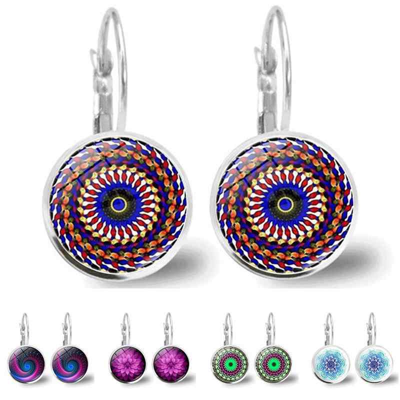 ・主な素材: 合金・加工: 水晶象嵌・形状: 幾何学模様・カラー展開: アンティークブロンズ、シルバー・スタイル: シンプル、ファッション通勤・カテゴリ: 耳飾り・対象: 男女兼用