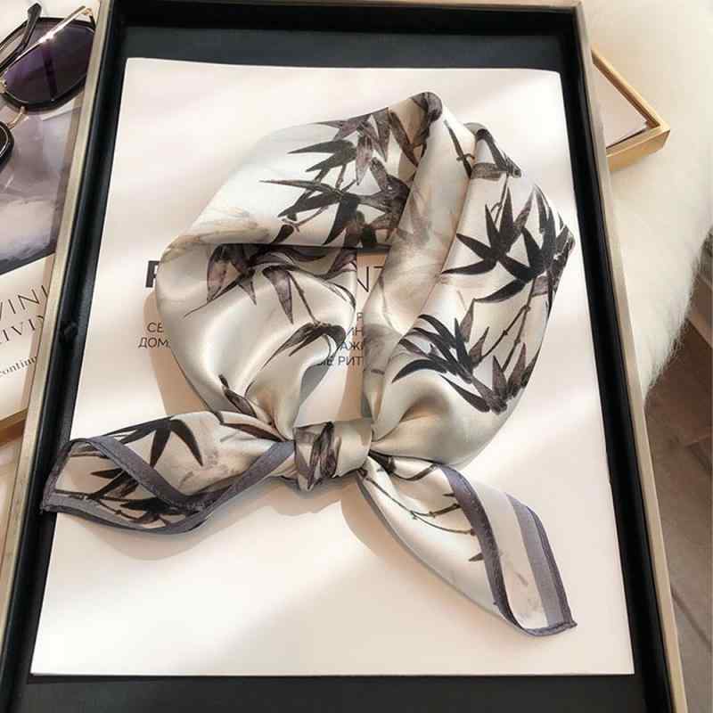 ・カラー展開: 水墨文竹、霧裡看花、柔花、揺曳花朵、棕色波点、菊落棕、白色海鸥、花と動物、江南何采蓮、只此青緑、千鳥格子、花花相扣、クラシック藍黒、潤青緑色、万物生ブラック、万物生ブルー、万馬奔騰、レトロ青馬車、黄金馬車、モノクロ空間、飄飄...