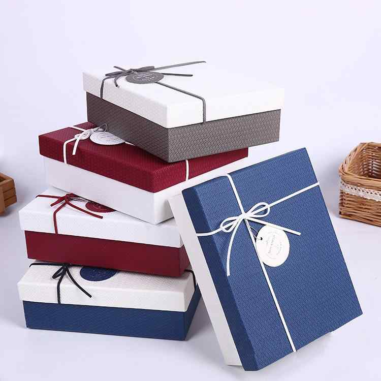 ・主な素材: 紙・紙板・サイズ: 20×15.5×6.5cm・カラー展開: 青蓋白底、白蓋青底、ワインレッド蓋白底