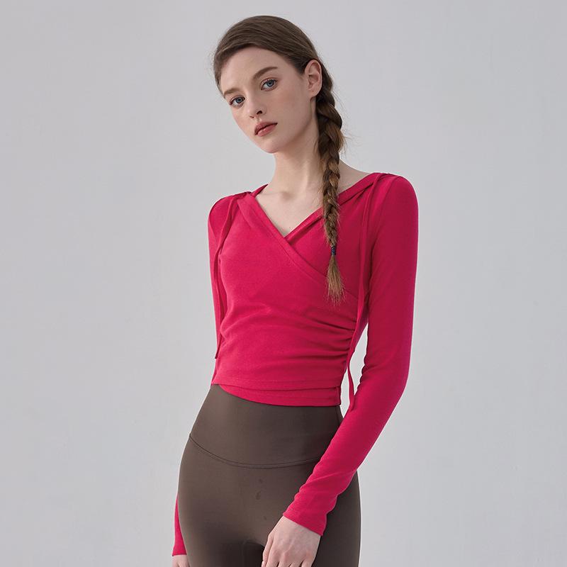 ・カテゴリ: Tシャツ・性別: 女性・柄: 無地・主な素材: レーヨン(アクリル38%)・袖丈: 長袖・着丈: 腰丈・シルエット: レギュラー・カラー展開: ラズベリー、清風藍、グレー、ミルクホワイト、ブラック・サイズ展開: S,M,L