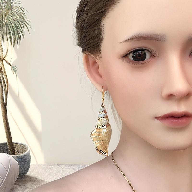 ・主な素材: 貝殻・処理プロセス: 電気メッキ・デザイン: ほら貝・セット内容: イヤリング、ネックレス・チェーンの種類: チタン鋼・ペンダント素材: 貝殻・柄: ほら貝・カラー展開: ほら貝イヤリング、ほら貝ネックレス、ネックレス・イヤリ...