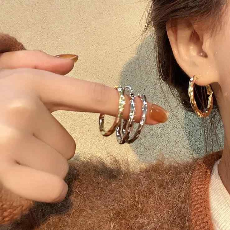 ・素材: 合金、人工宝石/半宝石・スタイル: 高級感・処理技術: 電鍍・カラー展開: ゴールド、シルバー