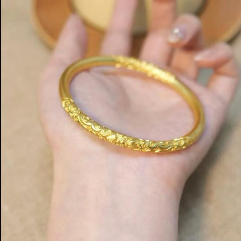 ・カテゴリ: 手飾・スタイル: エスニック、レトロ・主な素材: 金属・カラー展開: 唐草模様ブレスレット-54、唐草模様ブレスレット-56、唐草模様ブレスレット-58、唐草模様ブレスレット-60、唐草模様ブレスレット-62、唐草模様ブレスレ...