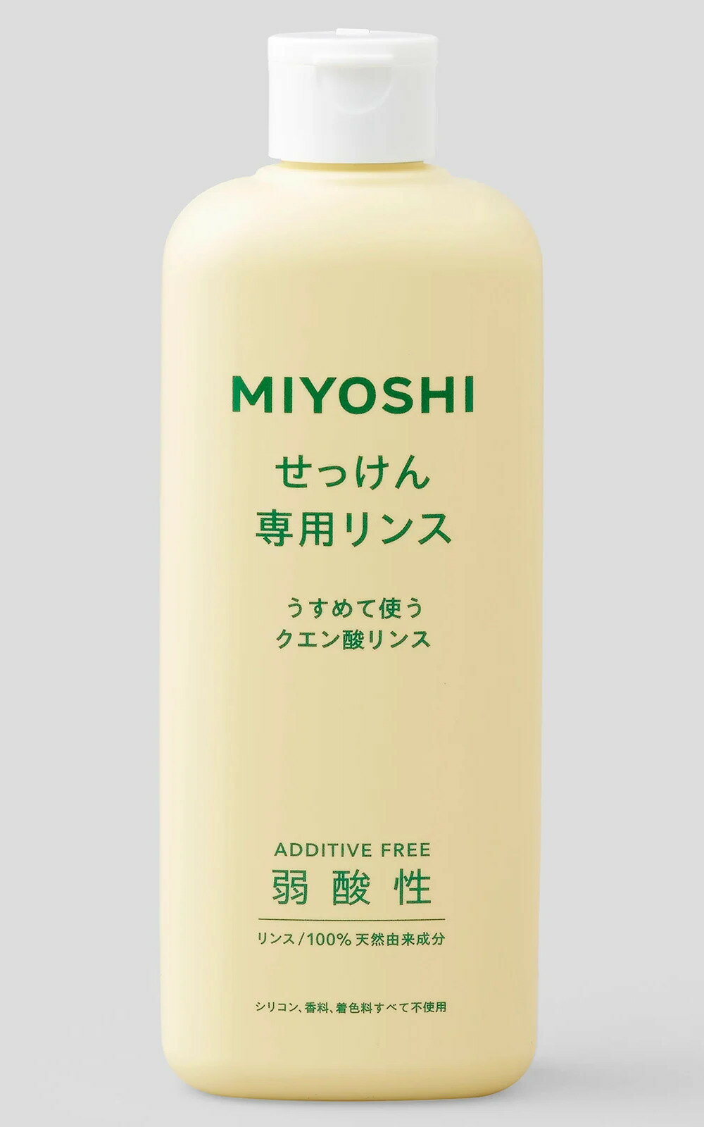 【商品特徴】 無添加せっけんシャンプーでの洗髪後は、きしみを和らげる弱酸性のクエン酸リンスで洗い上がりスッキリ。 香料・着色料・防腐剤はもちろん、合成界面活性剤のコンディショニング剤や保湿剤なども一切加えていません。 うすめて使うタイプだか...