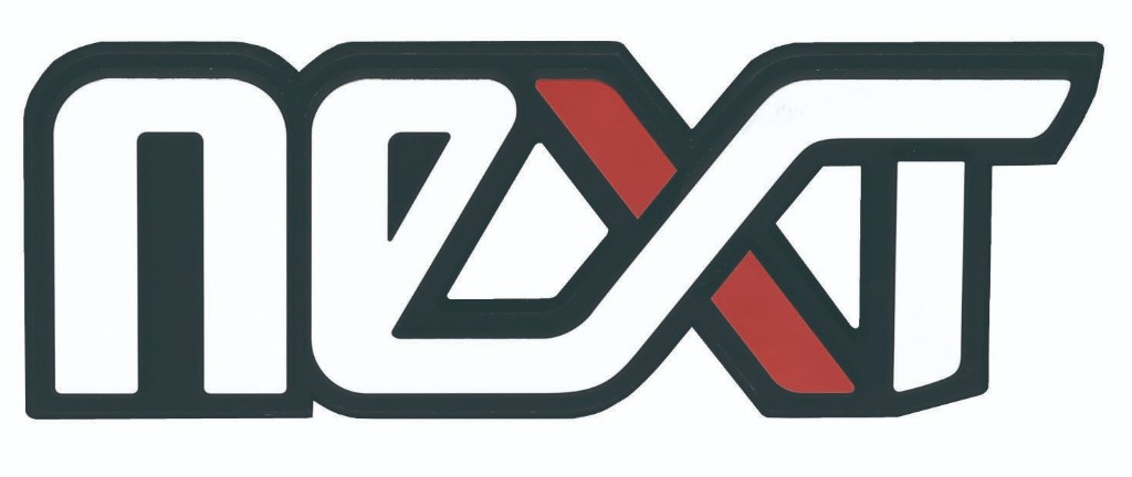 ■商品概要サイズ(mm)：横92×縦33×厚3重量(g)：10■詳細説明テープによる貼付けのため好きな場所に貼れます。貼付け推奨位置は、ドロワー(引出し)の前面中心です。金属にめっき＋塗装を施しており、高級感があります。■注意点※メーカー都...