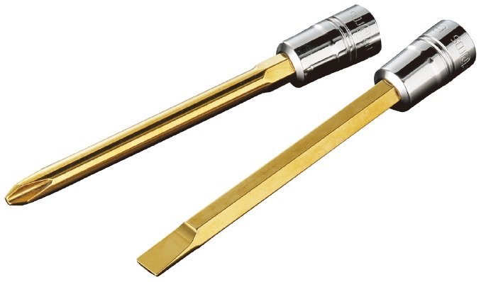 ■商品概要【差込角】6.3sq.■詳細説明軸長が長いロングタイプをラインナップに加えました。ロングタイプはエクステンションバーを使用することなく、奥まった個所にある対象へアプローチできるので、小さな径の深穴や上部に障害物がありドライバタイプ...