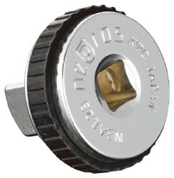 ■詳細説明6.3sq.ラチェットで9.5sq.ソケットを使用可能にする変換アダプタと、早回し作業が楽に行えるクイックスピンナを融合しました。ドライブ角の変換と同時にラチェットの早回しができます。