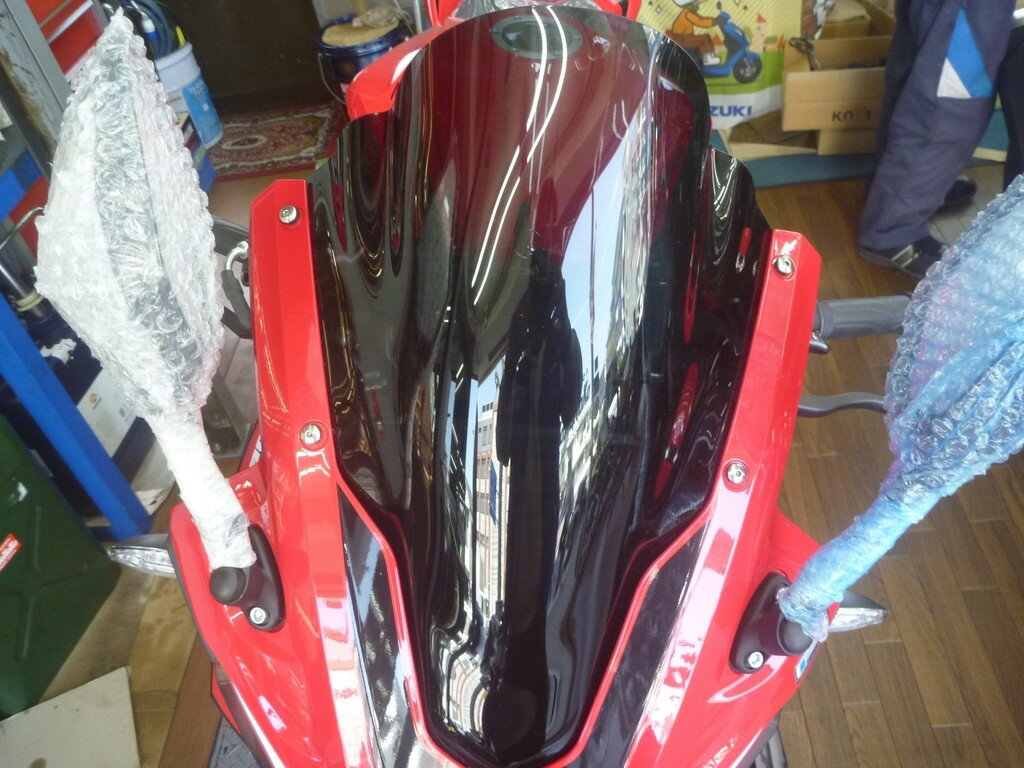 ■商品概要【カラー】スモーク【入数】1■注意点※取付には一部加工等が必要な場合があります。※海外生産品の為、小傷やパッケージのへこみ等がある物もございますが、製品使用における品質に問題はありません。※振動で各種ボルトが緩むことがあります。乗...