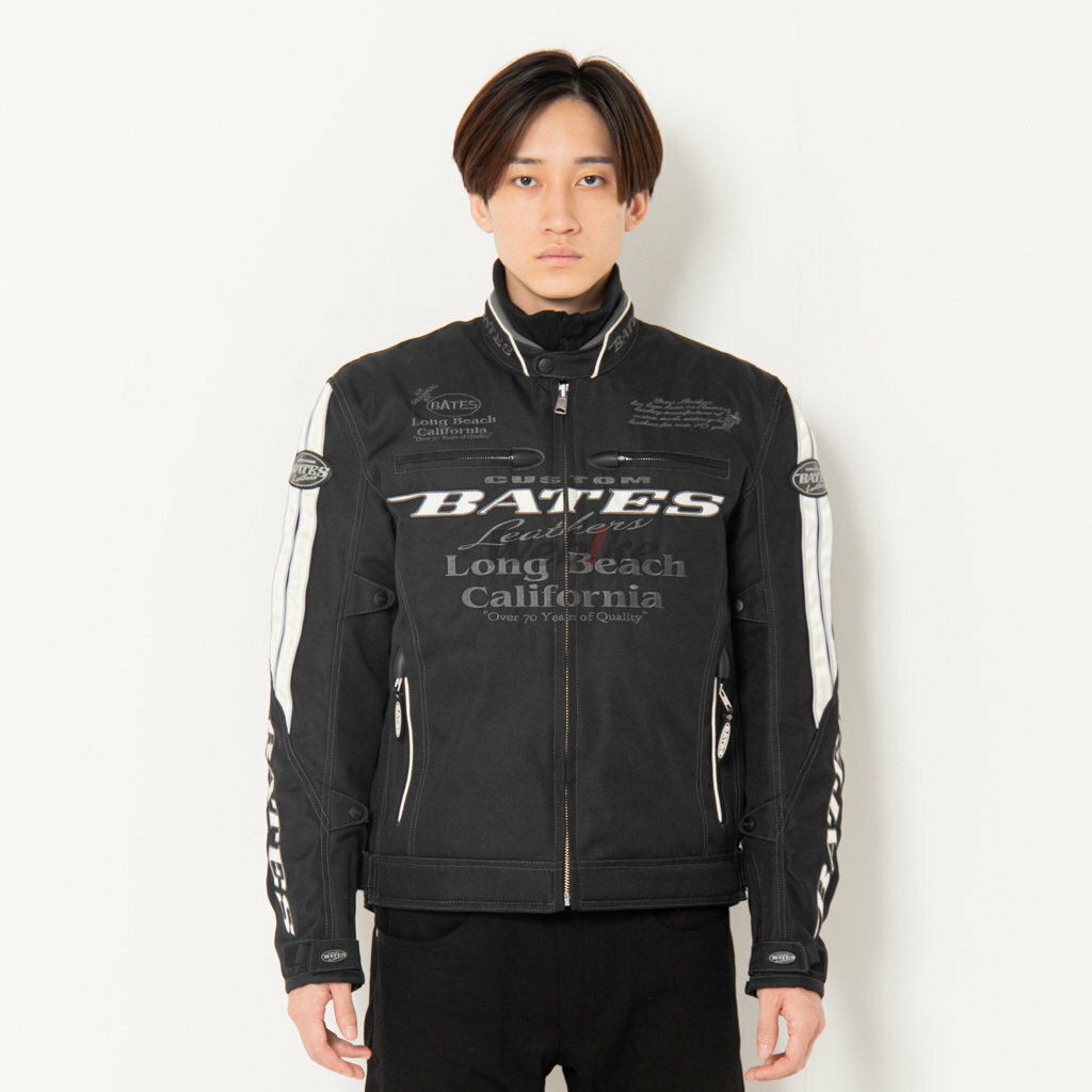 ■商品概要カラー：IVORY肩・肘・胸・脊髄PAD標準装備【装備】ソフト肩肘ウレタンパッド(脱着可)ソフト胸部ウレタンパッド(脱着可)ソフト脊髄ウレタンパッド(脱着可)防風インナー(脱着可)ネックウォーマー(脱着可)袖口インナーカフリアベン...