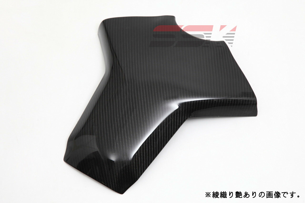■商品概要素材：ドライカーボン■詳細説明航空機などにも使われているプリプレグ(炭素繊維に樹脂を含浸させたシート状のもの)を使用し、バキュームパッキング処理し、オートクレーブで焼き上げるドライカーボン製法を採用しております。ドライカーボンパー...