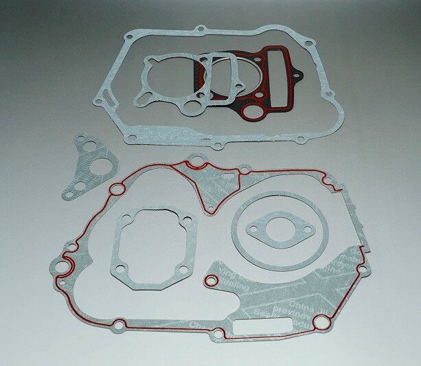 ■商品概要【セット内容】Loncin社製125ccエンジン用ガスケット 1式・クランクケース、センター側ガスケット・クランクケース、クラッチ側ガスケット・シリンダーガスケット・シリンダーヘッドガスケット・シリンダーヘッドトップガスケット・シ...