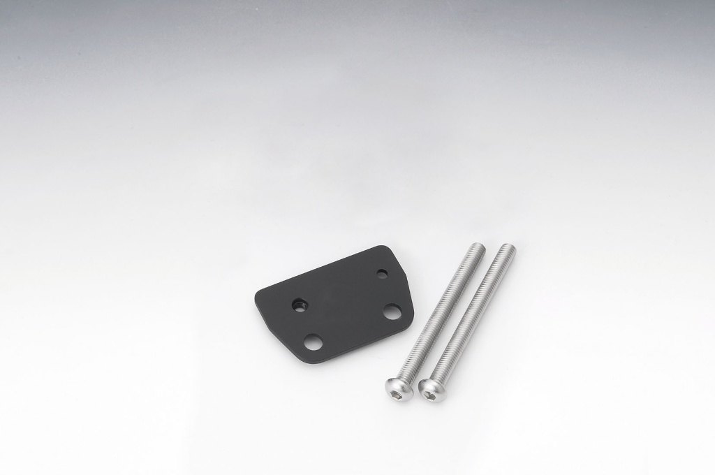 ■商品概要素材：スチールカラー：ブラック仕上げ■詳細説明人気のドラッグスターにサイドバッグ装着時の際に使えなくなる純正ヘルメットロックをエンジン前ダウンチューブに移動出来るステーです。純正ヘルメットロックが錆びて見栄えが悪い場合は別売りのキ...